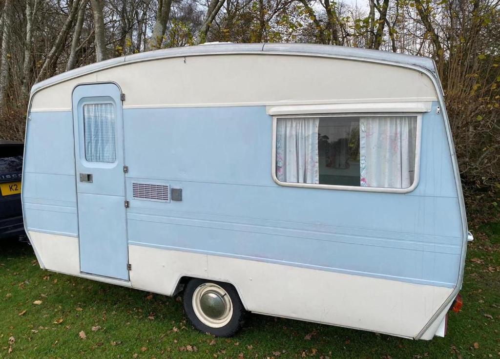 Original vintage spirit alpine Caravan Anglesey, Llanfaethlu (precios ...