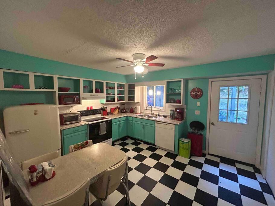 Hot Tub Time Capsule with Waterbed & Jukebox, Middle Grove (updated ...