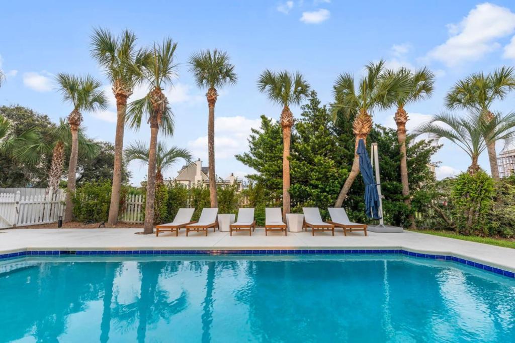 Beach with Private Breach Access, POOL, Gulf Views, and 11 Beds, Inlet ...