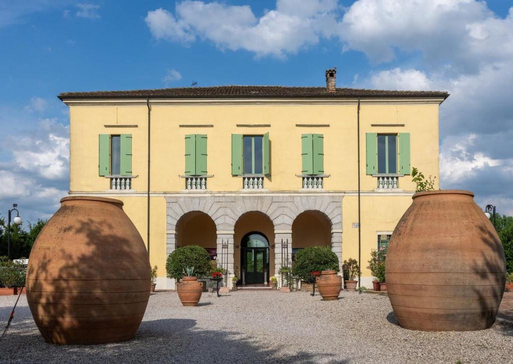 Corte bell acqua, Goito (updated prices 2025)