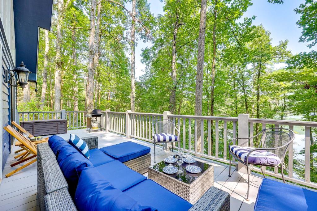 Lakefront Murphy Getaway with Deck, Dock and Kayaks!, Murphy (updated ...