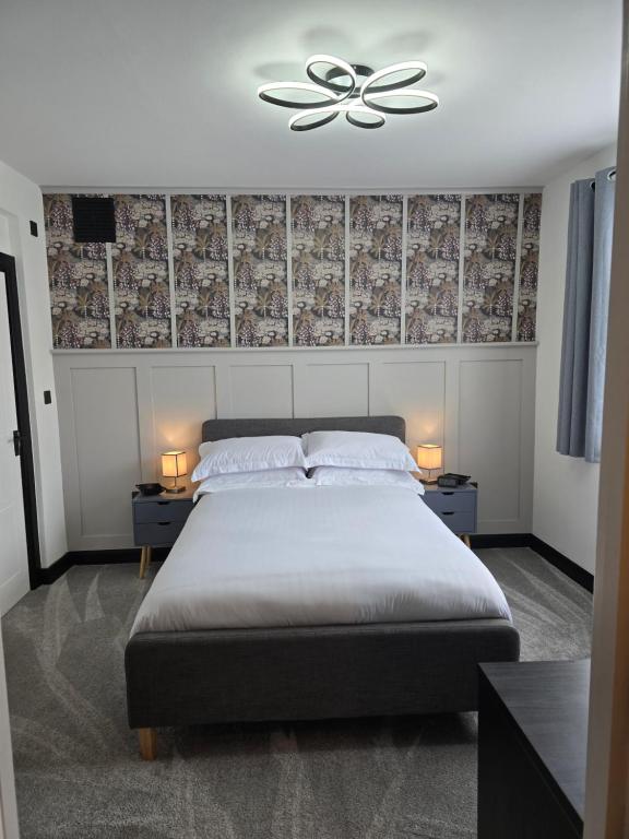 Double Room with Ensuite Bathroom, Feltham (updated prices 2025)