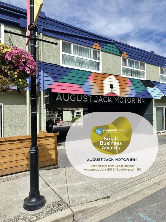 August Jack Inn, Squamish (updated prices 2025)