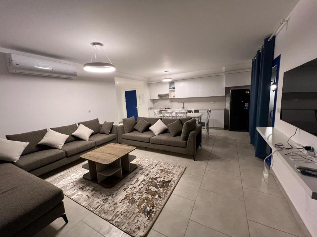 marassi Greek, ‘Ezbet Migalli Ḥimeid (updated prices 2025)