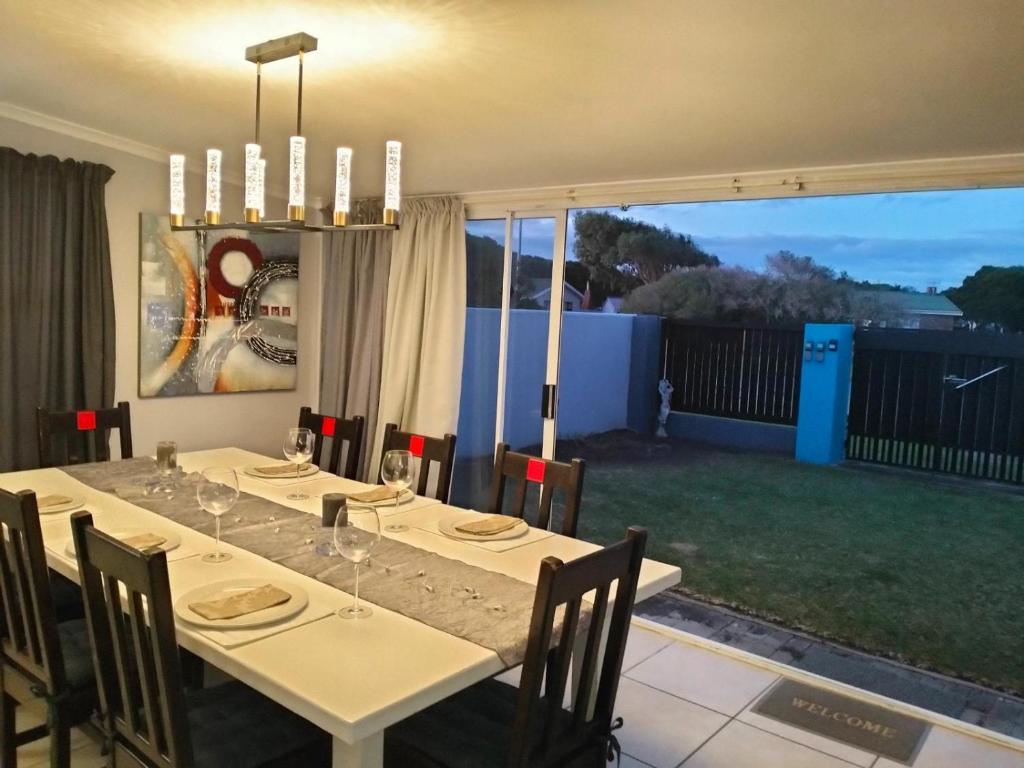 25 On Main Struisbaai, Struisbaai (updated prices 2026)