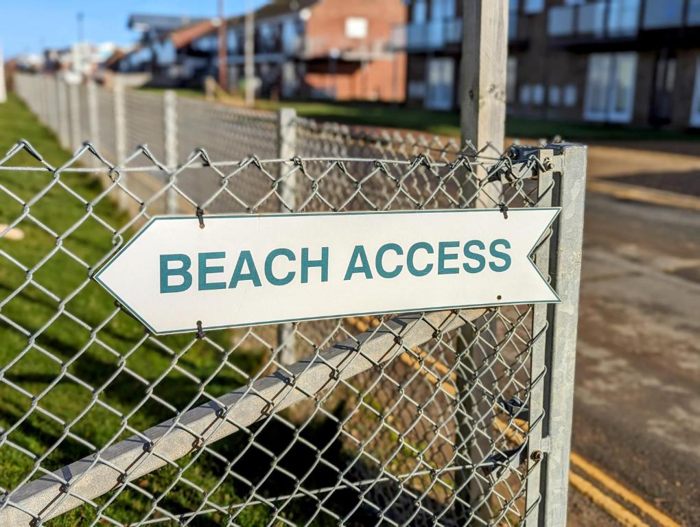 Tukt Away 50 Metres Hunstanton South Sea Front - Crabpot Cottages ...