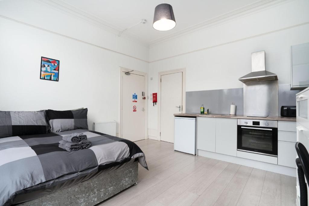 Cosy fully equipped Studio 2, close to University, Aberdeen (updated ...