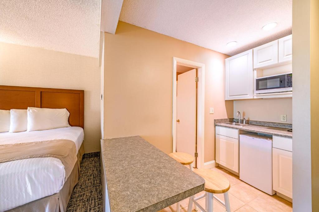 Town & Country Inn & Resort, Gorham (updated prices 2025)