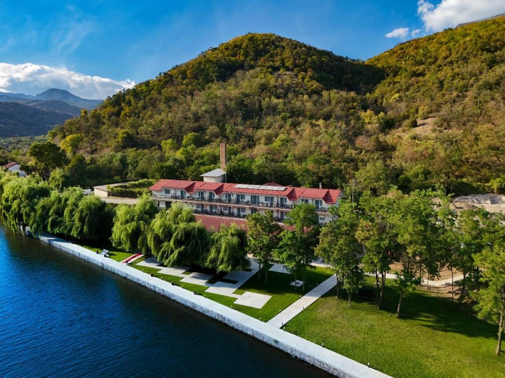 Vega Resort Restaurant & Lodge, Orşova (updated prices 2026)