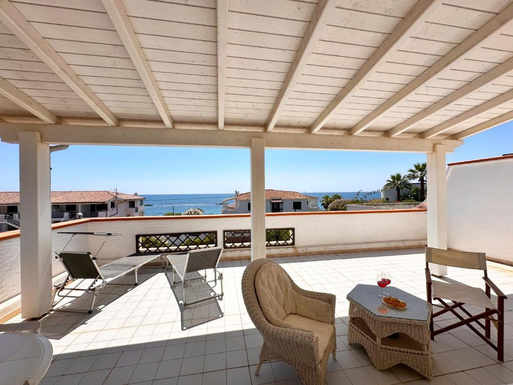Casa La Magnolia Frontemare, Porto Columbu - Perdʼe Sali (updated ...