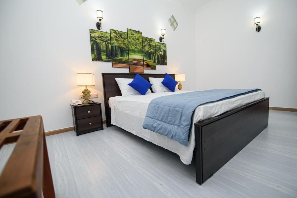 Royal Blu, Gampola (updated prices 2026)