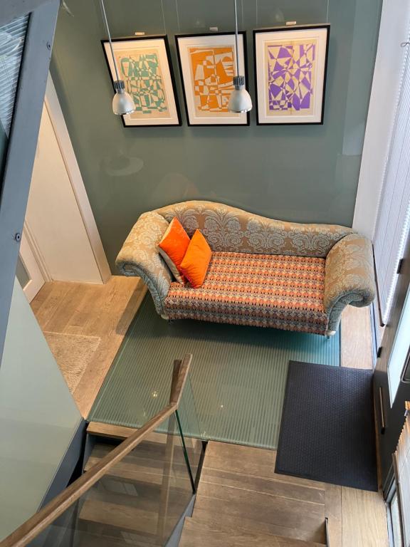 Modern self-contained Ground and Basement studios, London (updated ...