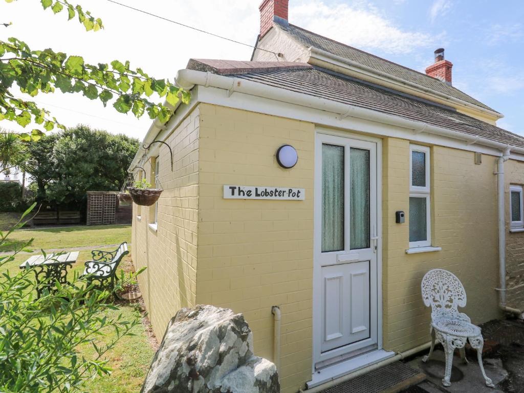 The Lobster Pot, Helston (updated prices 2025)