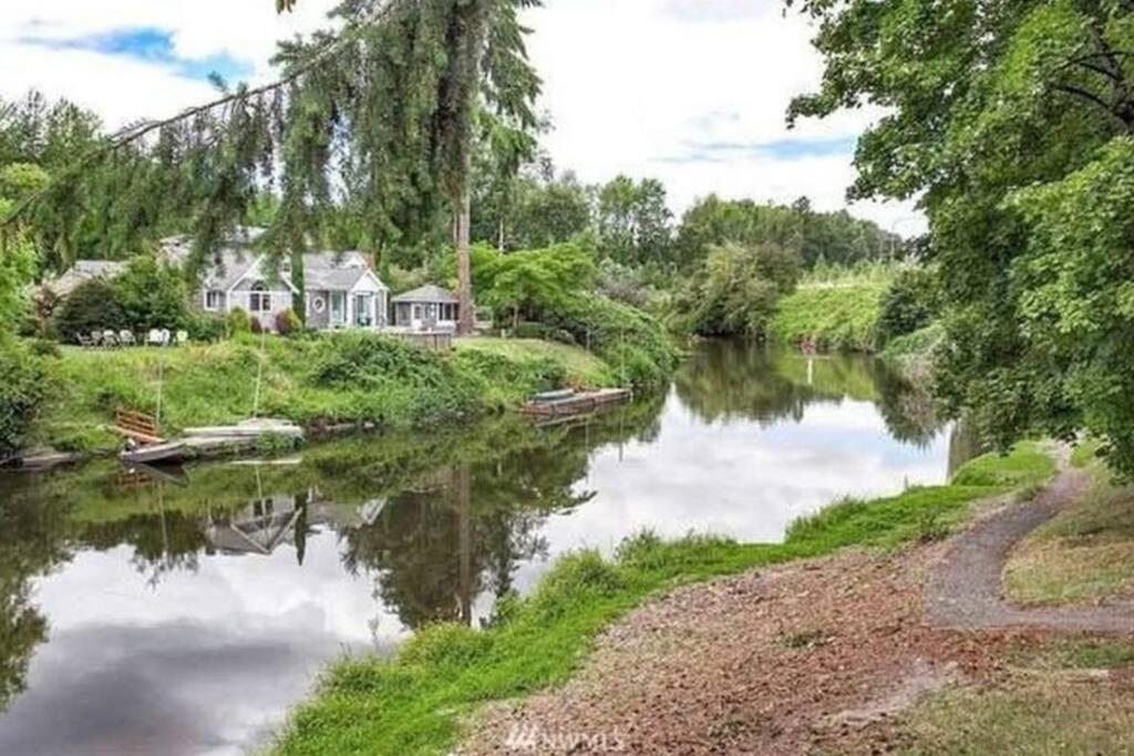 Bothell River house, Bothell (updated prices 2025)