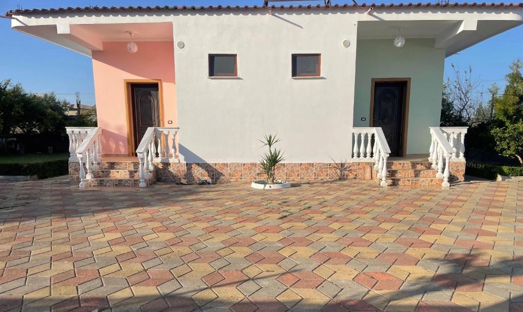 Star House, Hamallaj (updated prices 2025)