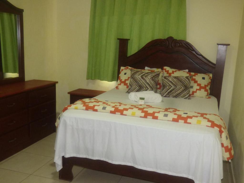 Hotel Enrique I Gazcue, Bed and Breakfast, Santo Domingo (updated ...