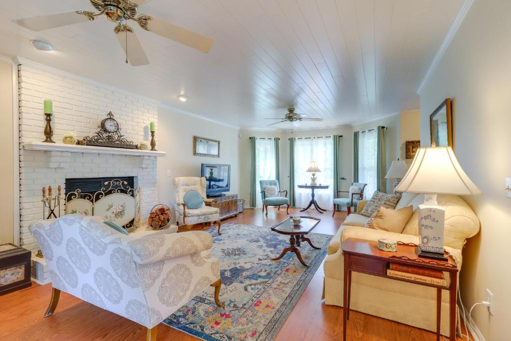Charming Wilmington Home about 7 Mi to Downtown!, Wilmington (precios ...