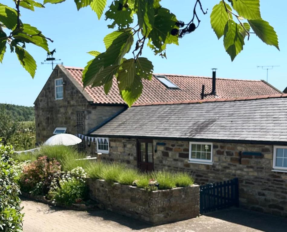 Twattleton Cottage Kilburn Yorkshire - Beautiful views, York (updated ...
