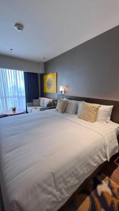 Staycation at The Hotel Residences at ACQUA, Manila (updated prices 2025)