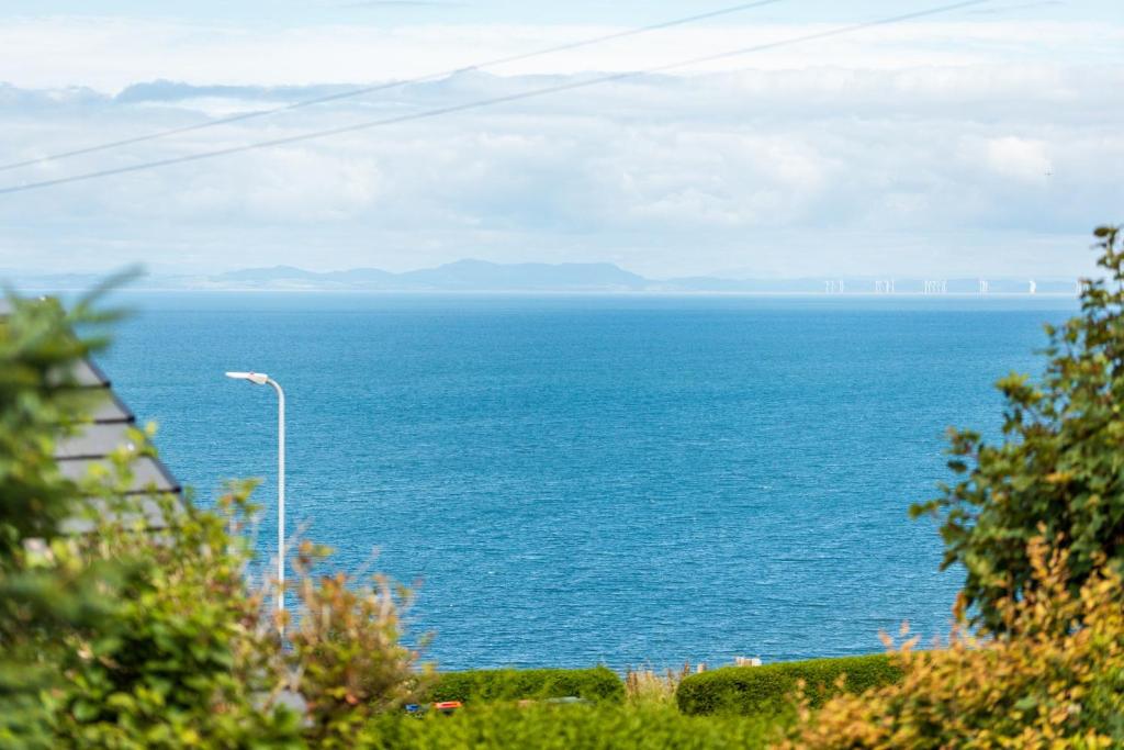 Tranquil House with Sea Views, Parton (updated prices 2025)