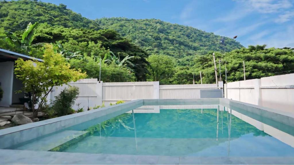 Puting Bakod, Jalajala (updated prices 2025)