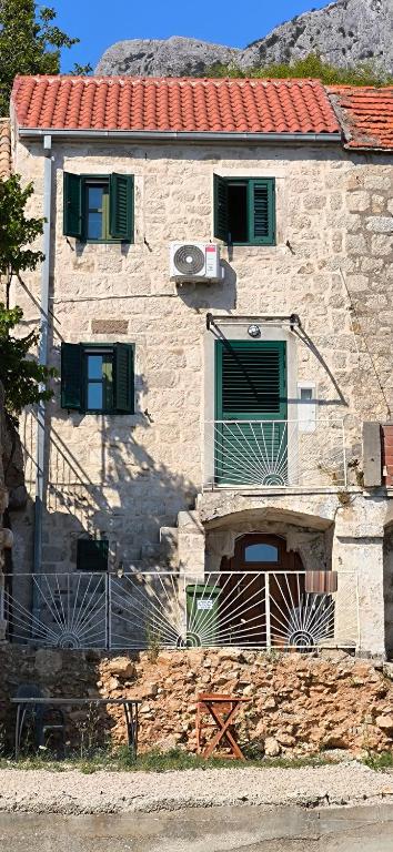 Family Stone House with Sea View and Parking - Pets welcome, Podgora ...