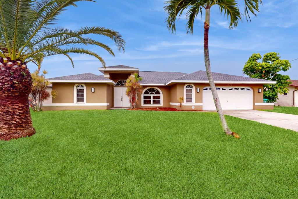 The Great Escape, Cape Coral (updated prices 2025)