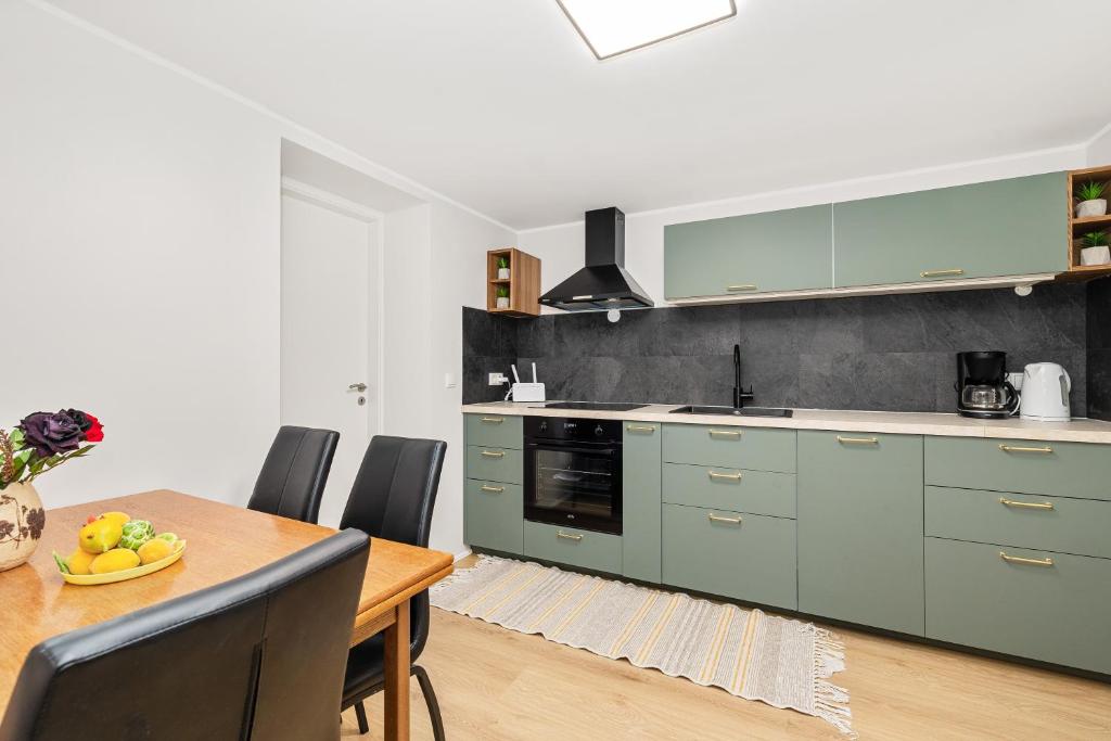 Bright Chic Getaway in the Heart of the City, Reykjavík (updated prices ...