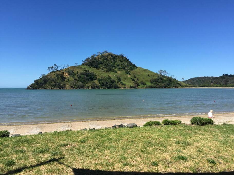 Pataua Fiji -Waterfront Bach, Pataua (updated prices 2025)