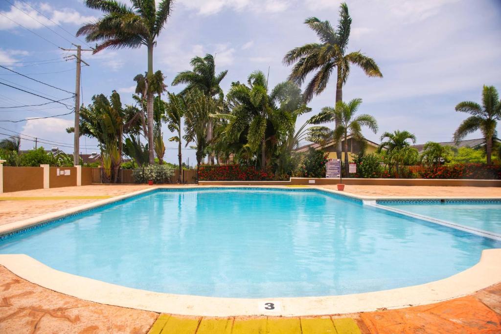 Czar's Romantic Retreat-2 Bedroom Home and Pool, Ocho Rios (updated ...