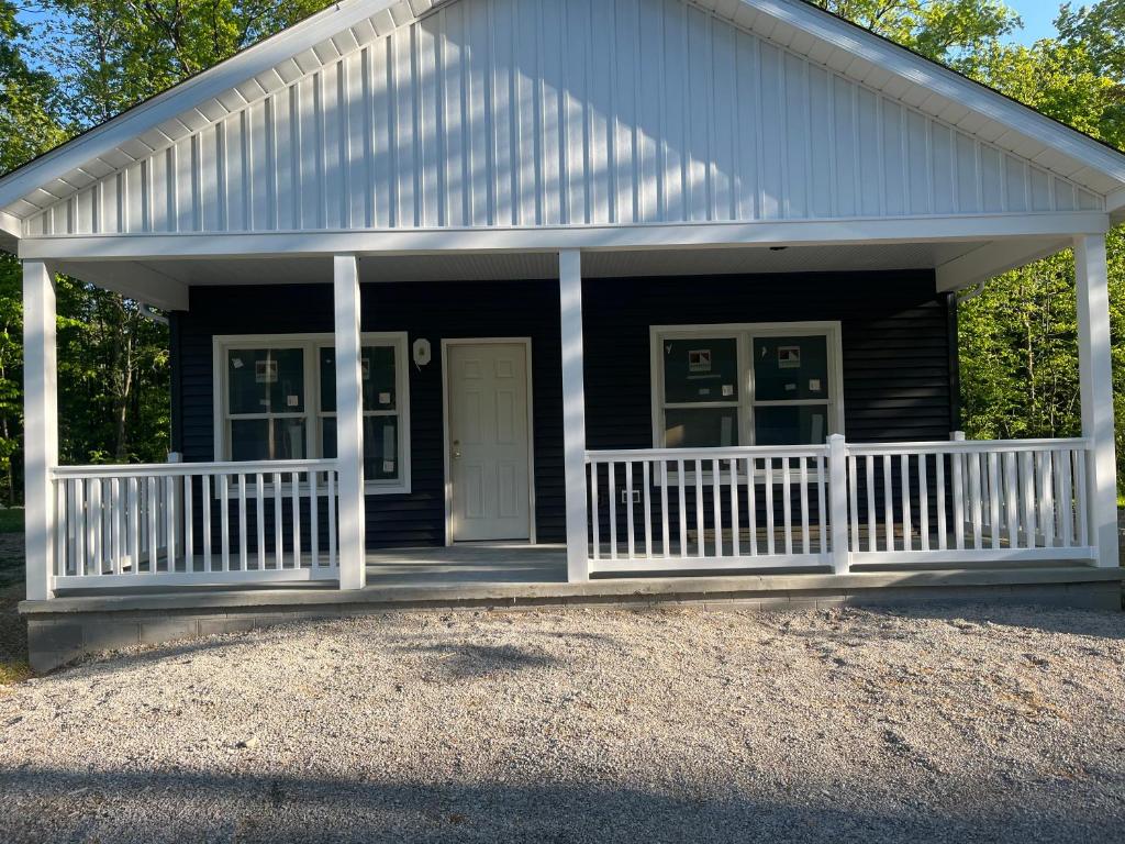 On Lake Time, Geneva-on-the-Lake (updated prices 2026)