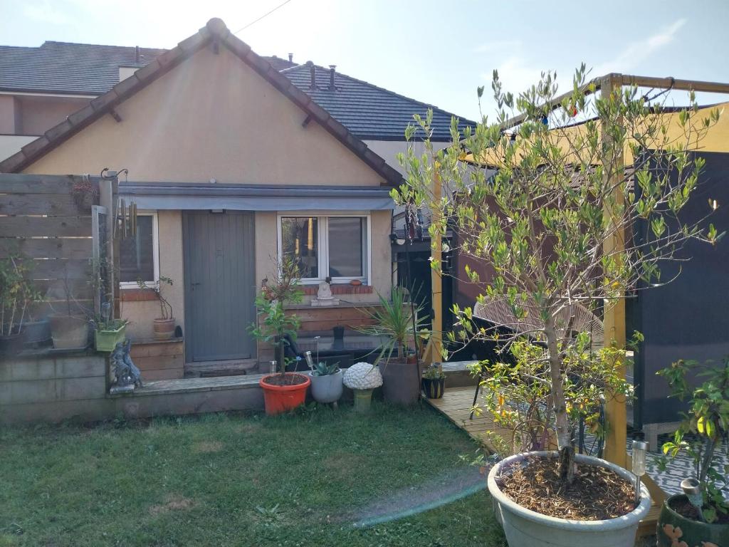 Maison champêtre, Déville-lès-Rouen (updated prices 2025)