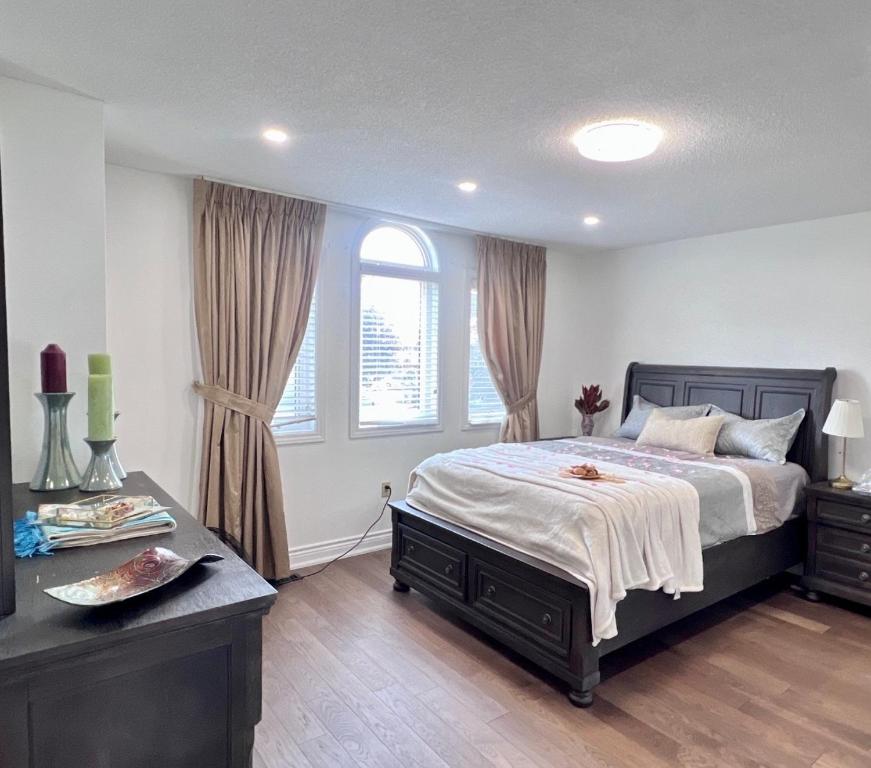 GTA Cozy Queen Bedroom Retreat, Whitby (updated prices 2026)