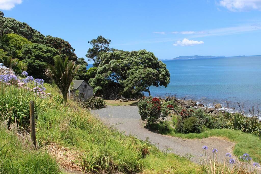 OCEANSIDE - Exclusive & private - Castaway Cottage, Tuateawa (updated ...