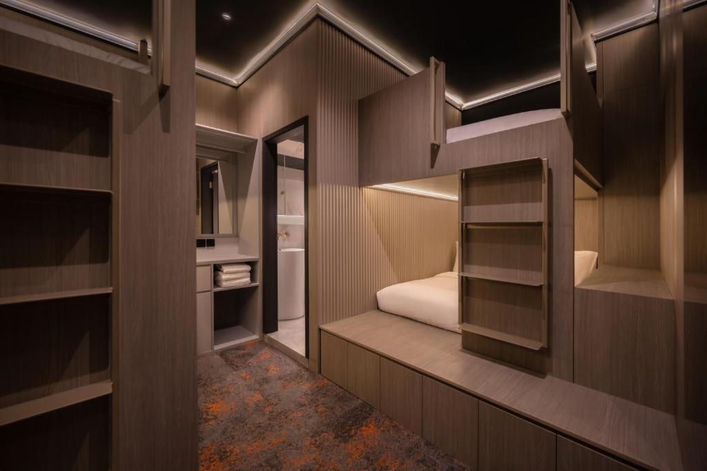Cube Social Boutique Capsule Hotel at Boat Quay, Singapore (updated ...