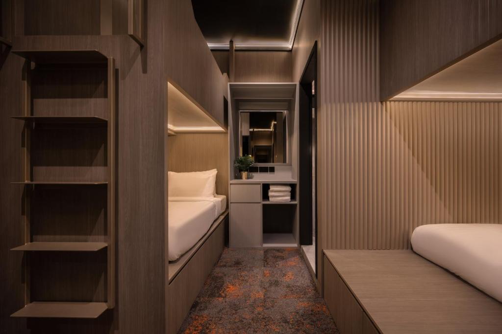 Cube Social Boutique Capsule Hotel at Boat Quay, Singapore (updated ...