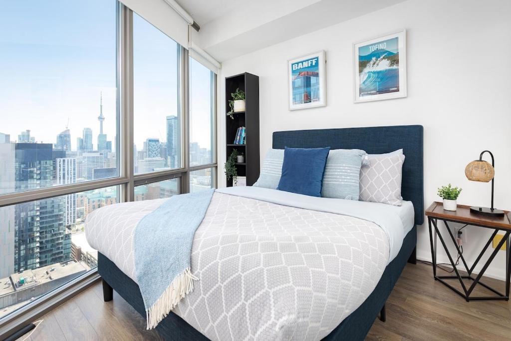 Luxury 2BR and 2BA with Amazing Views of Downtown, Toronto (updated ...