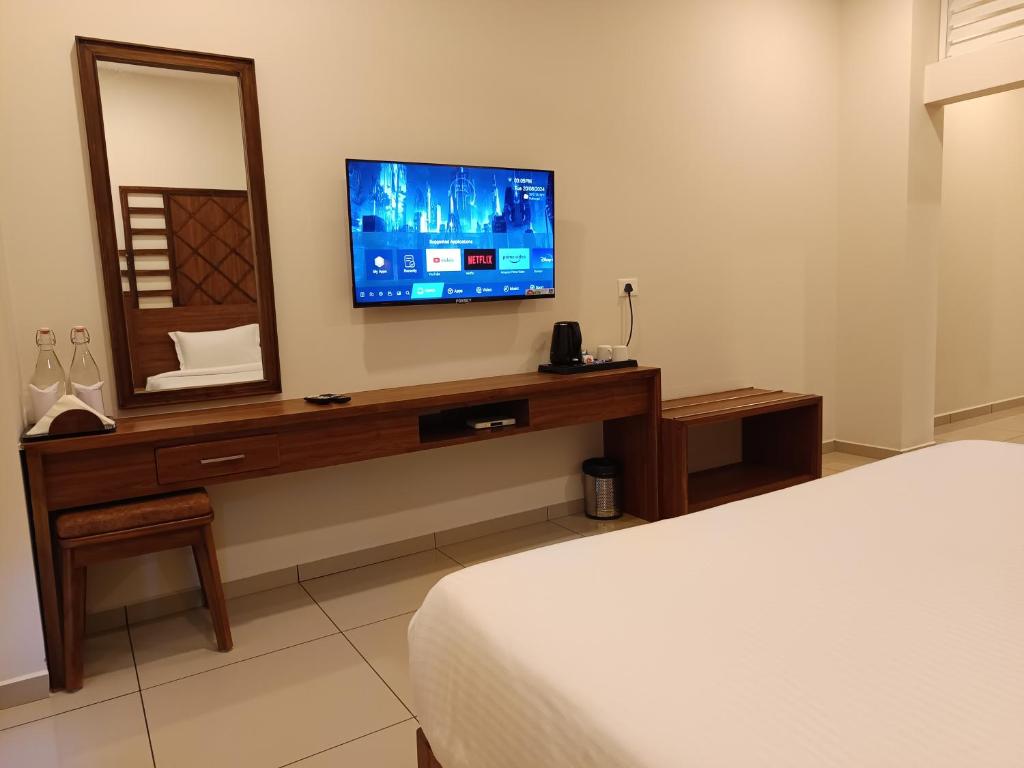Misty Dale Luxury Resort & Spa, Anachal (updated prices 2025)