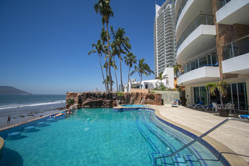 Oceanfront Oasis In The Golden Zone, Mazatlán (preços atualizados para ...
