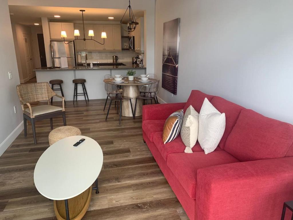 Beachview getaway at the New Carlyle 304 on the Main strip in Grand ...