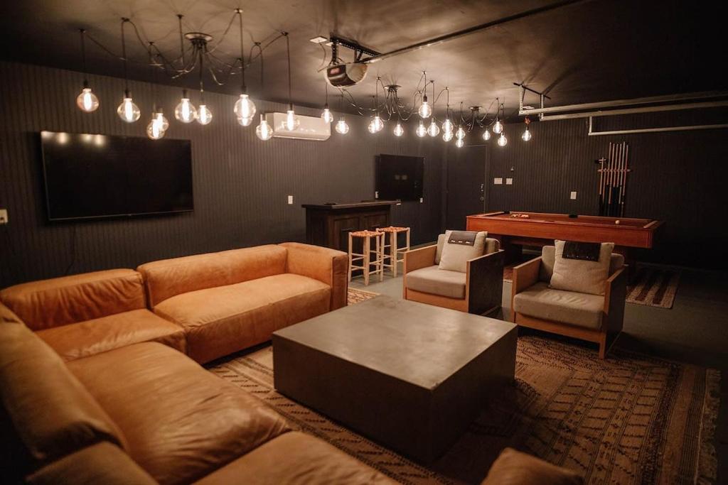 East Side Home with Epic Game Room, Austin (updated prices 2024)