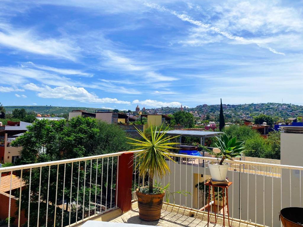 Rooftop Terrace Studio with Great Views, San Miguel de Allende (precios ...