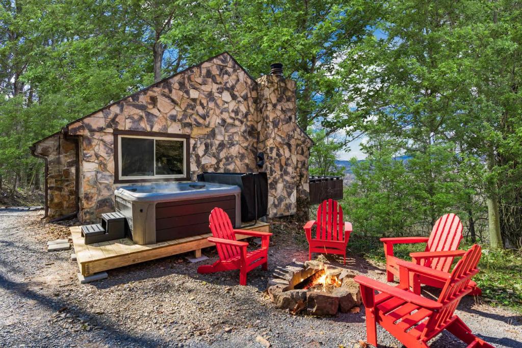 Amazing Views, Hot Tub, Fire Pit, Deck & Fireplace, Inwood (updated prices 2025)