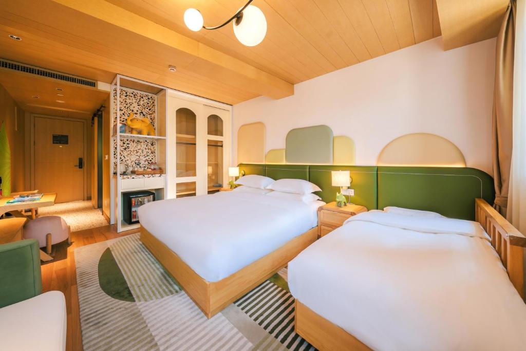 Chikan Overseas Chinese Ancient Town Chaoqi Family Hotel, Kaiping ...