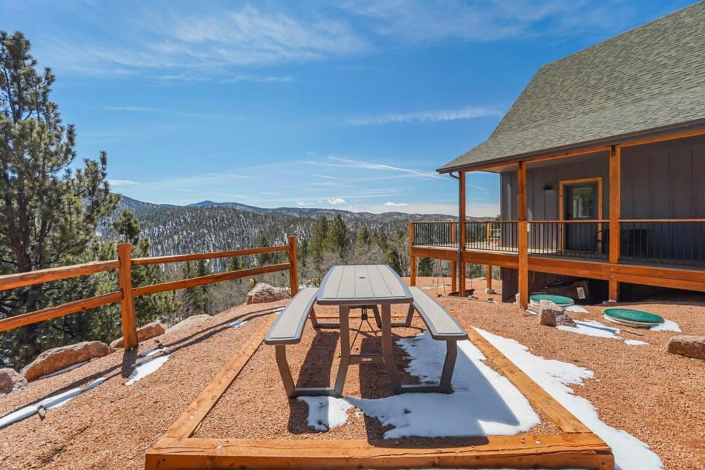 MTN Cabin Peaceful Getaway Breathtaking Views, Midland (updated prices ...