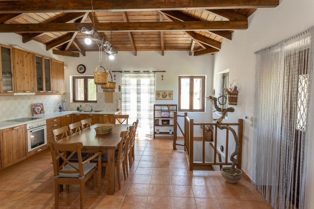 Stone Wood House, Perivólia (updated prices 2025)