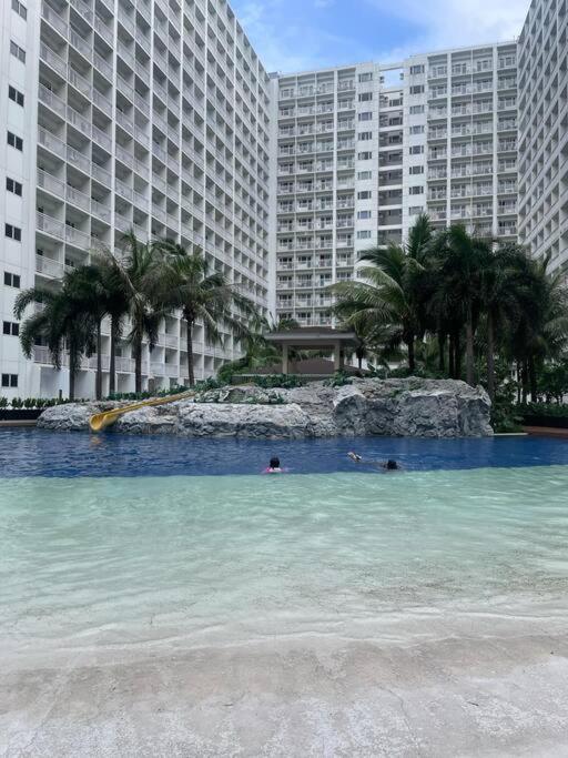 1 Bedroom Near MOA with Pool View - Shore 1 Residences, Manila (updated ...