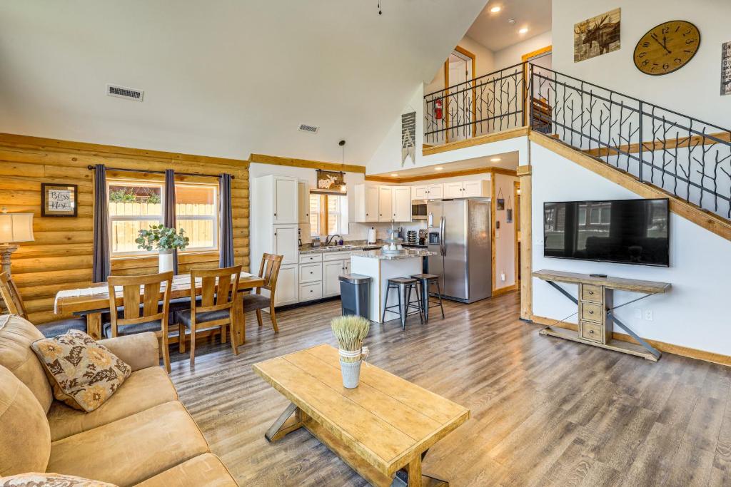 Mountain-View Red Lodge Home - 10 Mi to Skiing!, Red Lodge (updated ...
