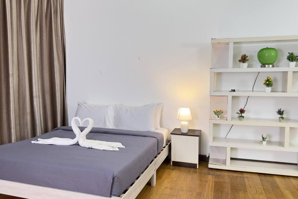 Studio apartment at Regalia Residence The Sky pool suites, Kuala Lumpur ...