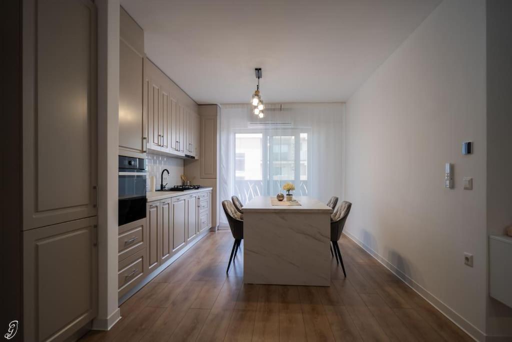 The 10th Floor Apartment, Bistriţa (updated prices 2025)
